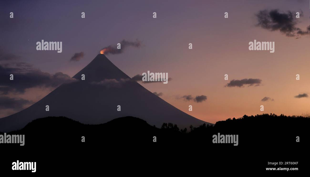 Mayon Volcano (crater glow), Legazpi, Albay, Philippines Stock Photo ...