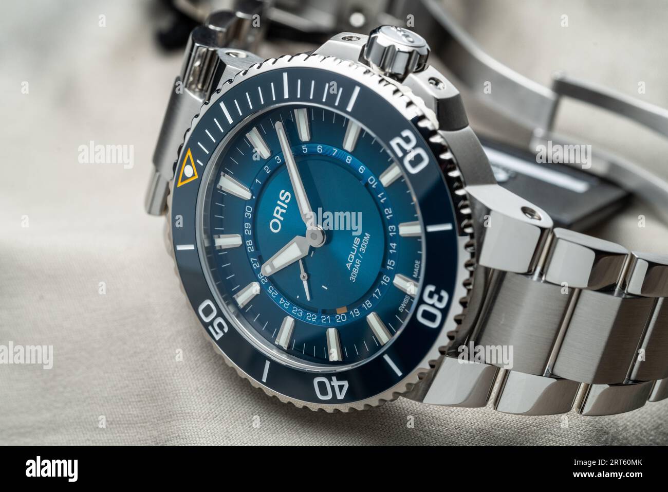 Oris Aquis Great Barrier Reef LE III 01 743 7734 4185 Stock Photo - Alamy