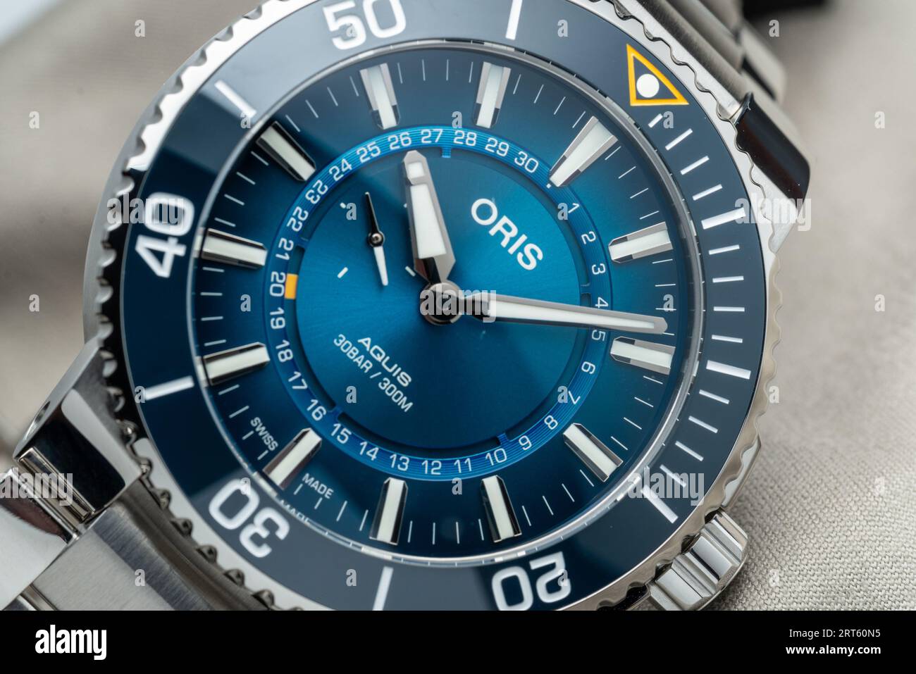 Oris Aquis Great Barrier Reef LE III 01 743 7734 4185 Stock Photo - Alamy