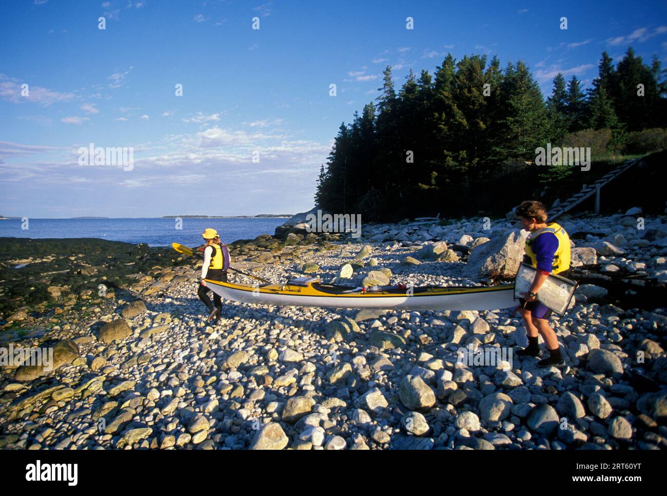 Carry kayak beach hi-res stock photography and images - Alamy