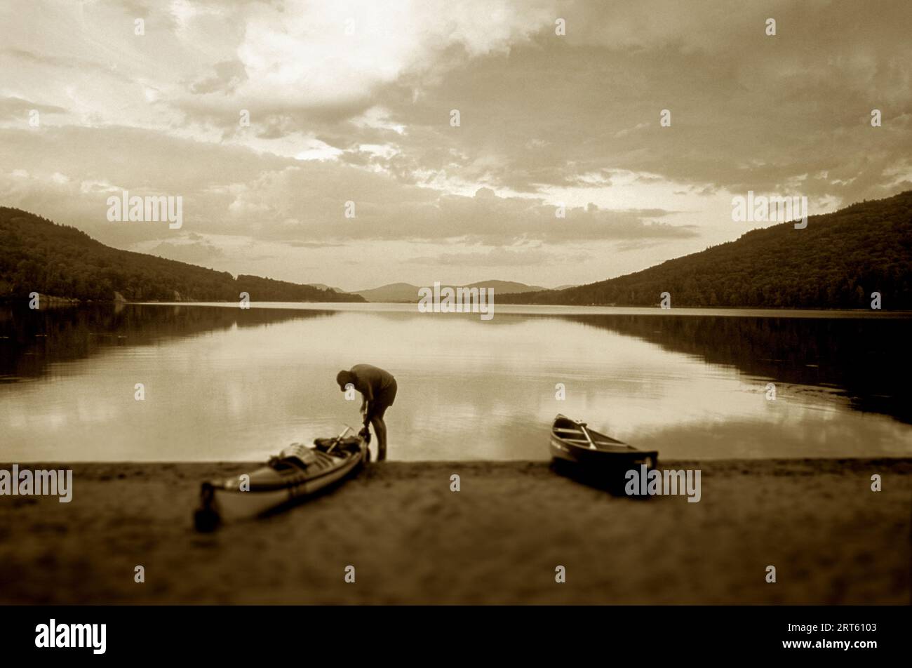 Man pumps water from water hi-res stock photography and images - Alamy