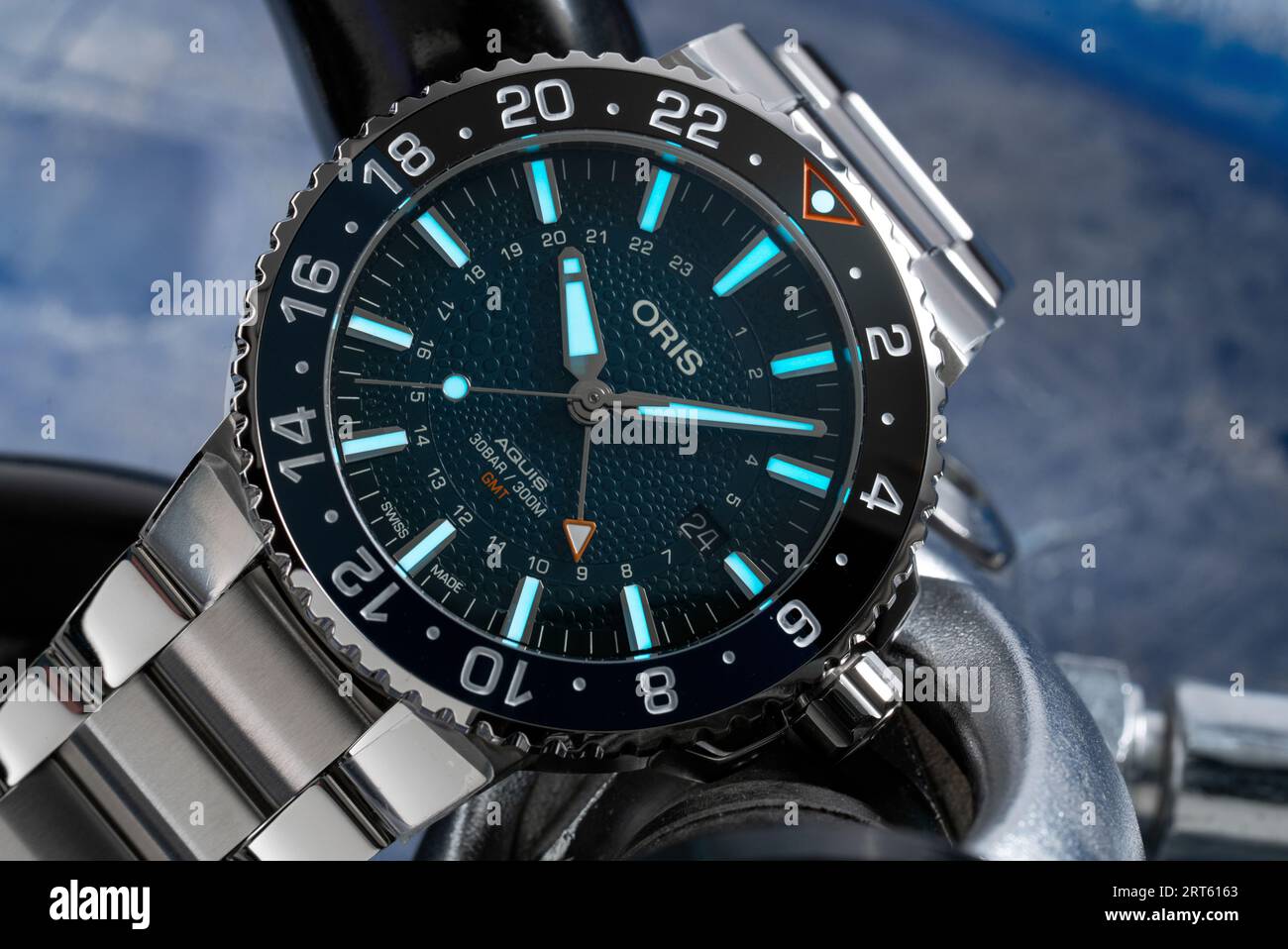 Oris Aquis Whale Shark LE 0179877544175 Stock Photo - Alamy