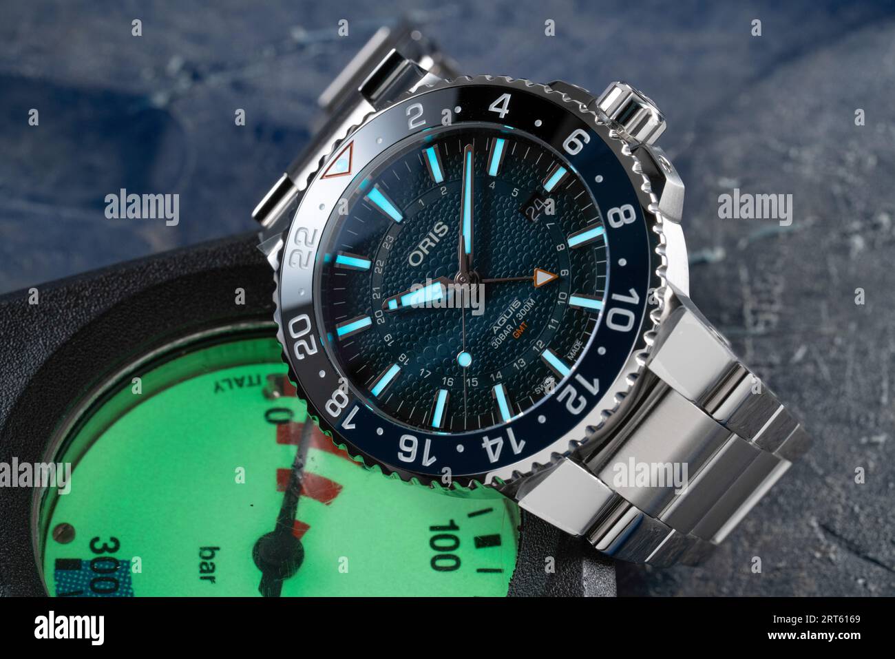Oris Aquis Whale Shark LE 0179877544175 Stock Photo - Alamy