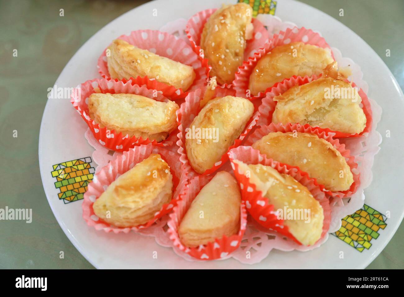 Chinese noodles, traditional delicacies Stock Photo - Alamy