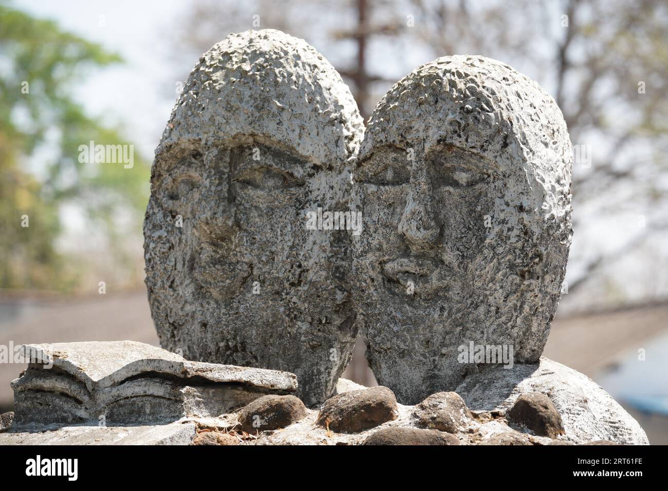 Face stones hi-res stock photography and images - Alamy