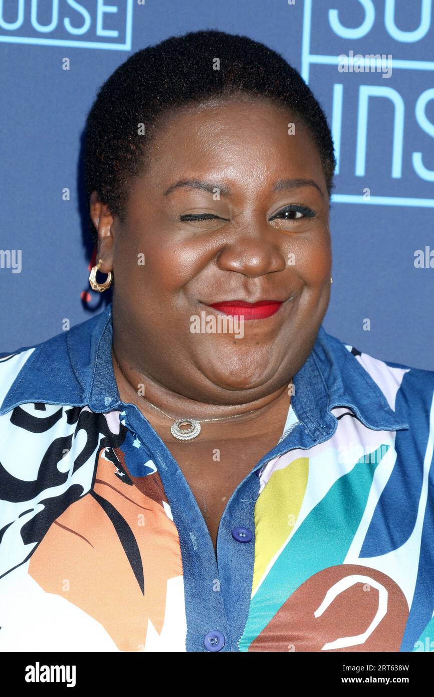 The sound inside play opening hi-res stock photography and images - Alamy