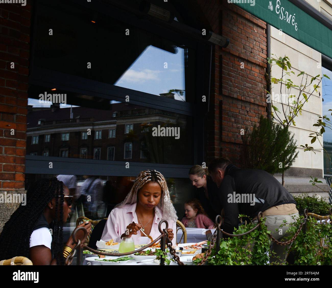 Esmee restaurant hi-res stock photography and images - Alamy