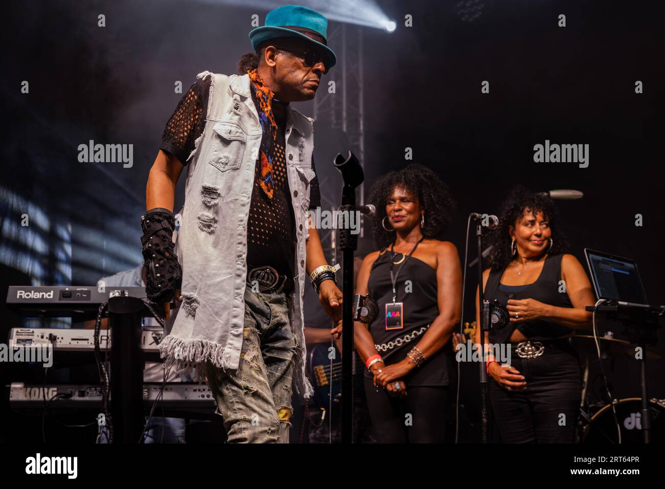 Jeffrey daniel moonwalk hi-res stock photography and images - Alamy