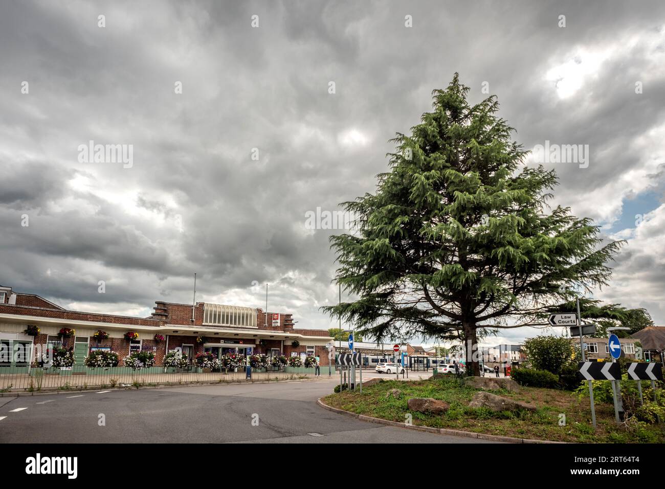 Horsham station hi-res stock photography and images - Alamy