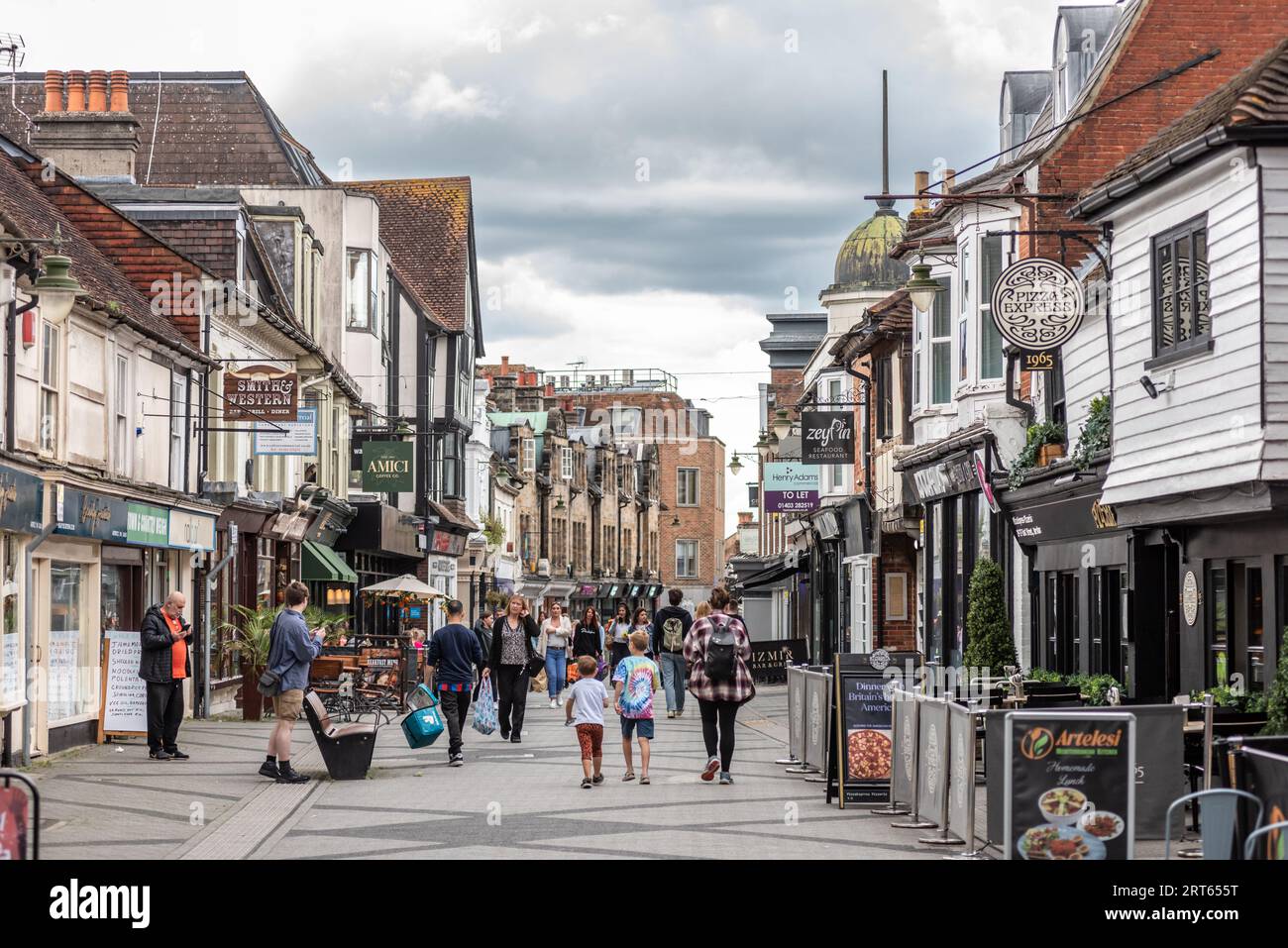 Market street horsham hi-res stock photography and images - Alamy