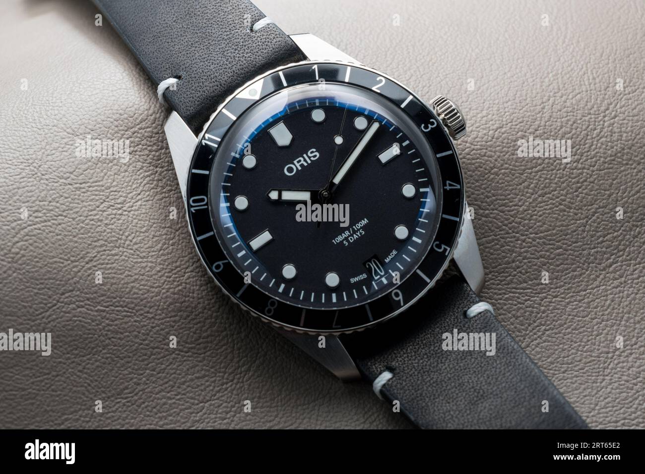Oris diver watch hi-res stock photography and images - Alamy