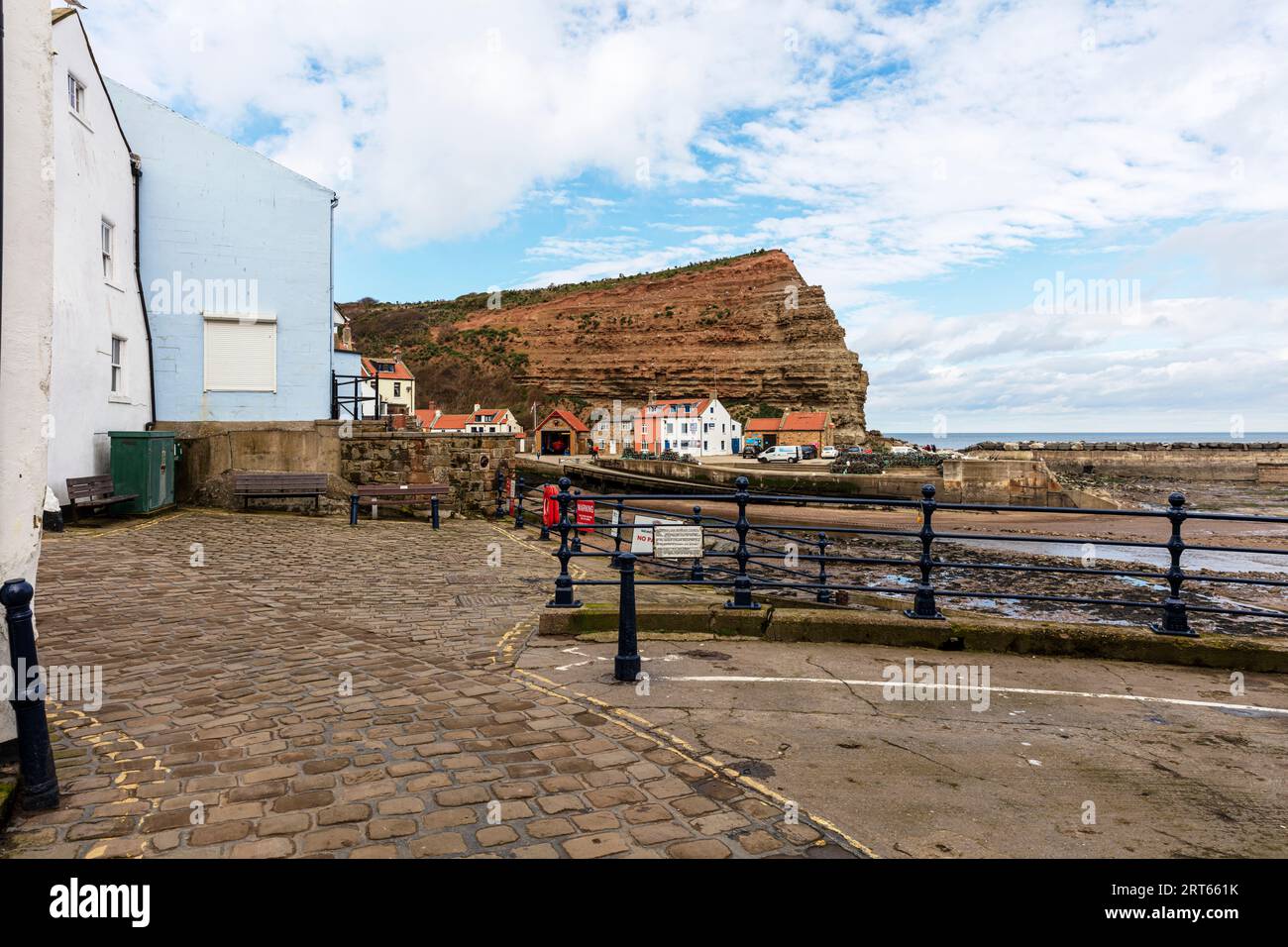 Staithes, North Yorkshire Village, Yorkshire, UK, England, Staithes ...