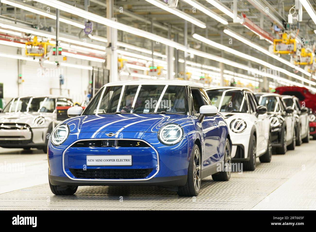 Electric mini oxford hi-res stock photography and images - Alamy