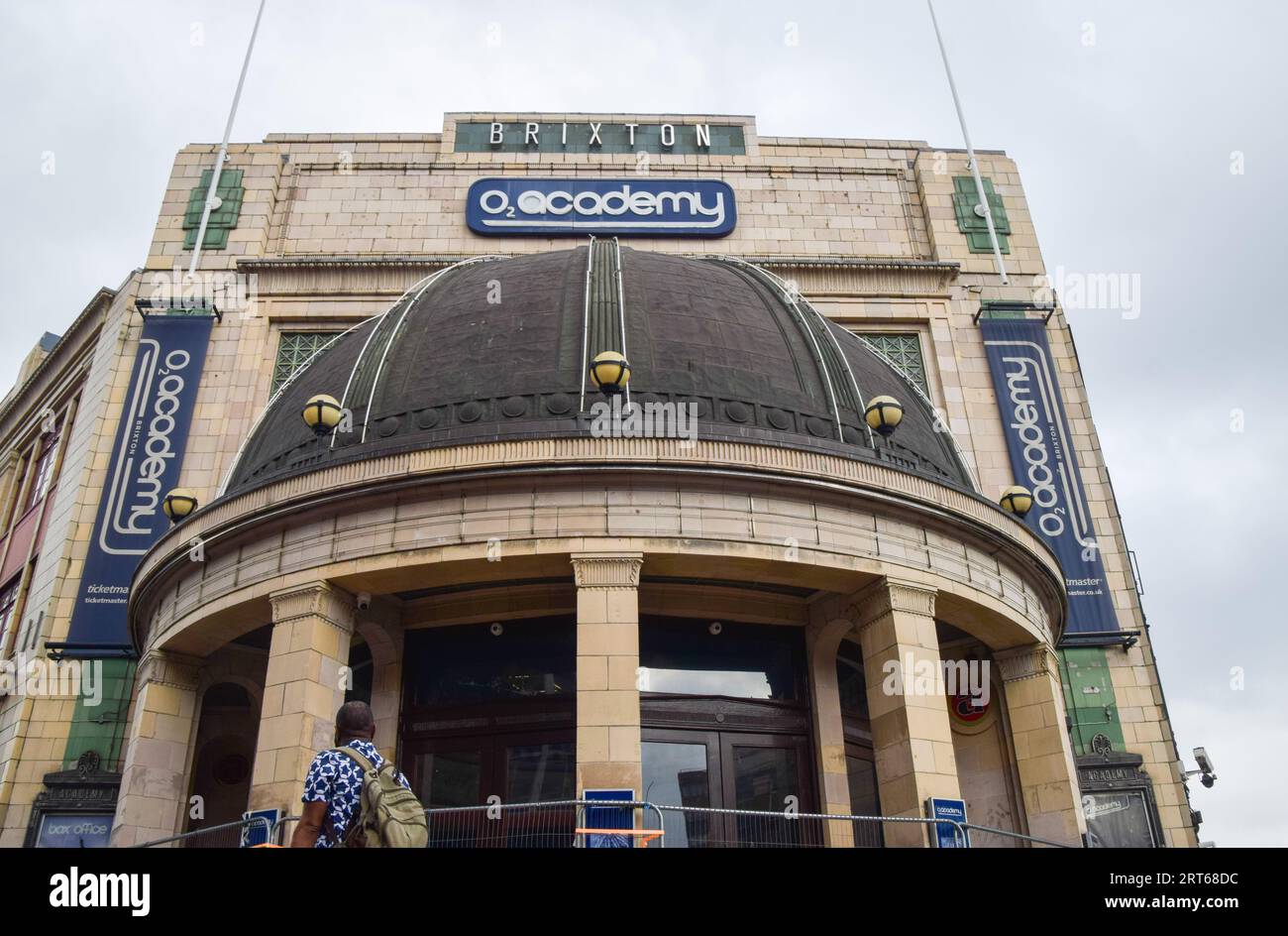 O2 apollo sign hi-res stock photography and images - Alamy