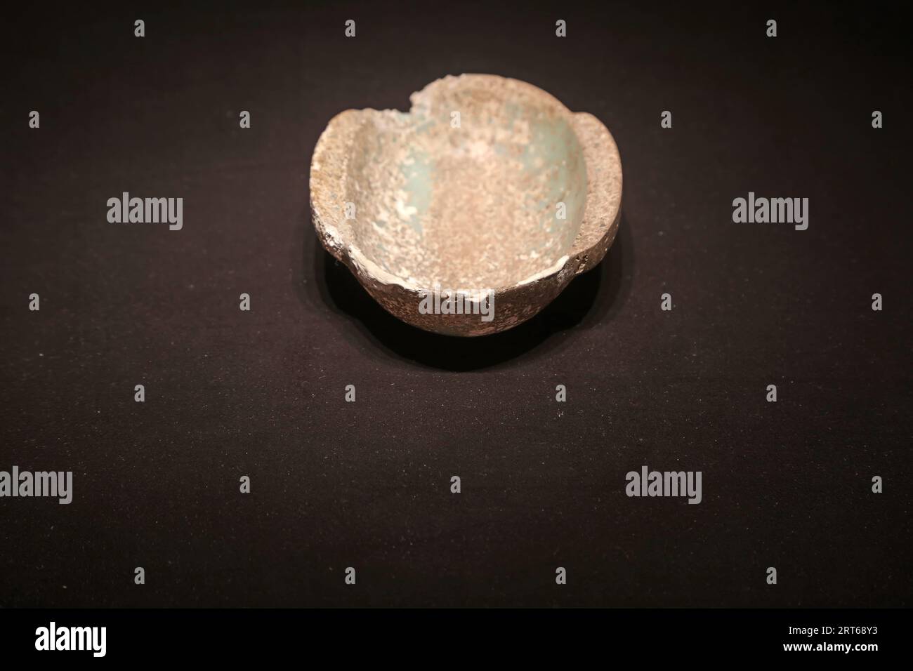 Chinese art in museums hi-res stock photography and images - Alamy