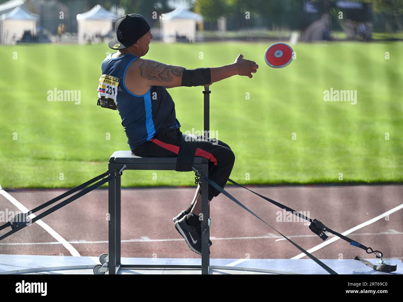 Duesseldorf, Germany. 11th Sep, 2023. A participant throws a discus ...