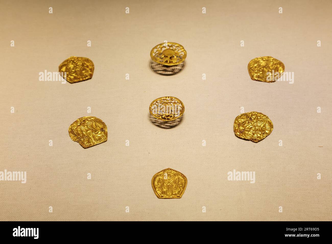 Ancient Chinese Gold Crafts in Exhibition Hall Stock Photo - Alamy