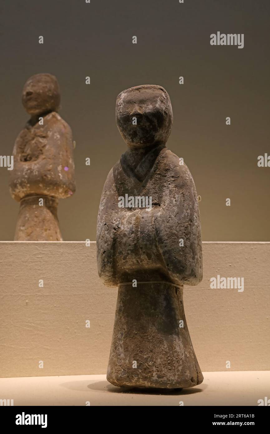 Old chinese ceramic figurines hi-res stock photography and images - Alamy