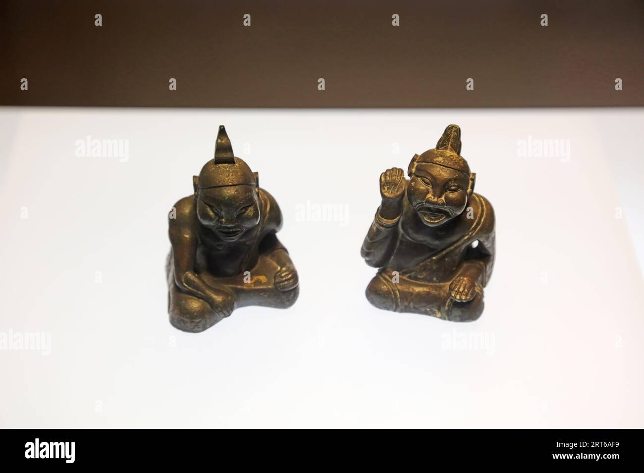 Copper figures hi-res stock photography and images - Alamy