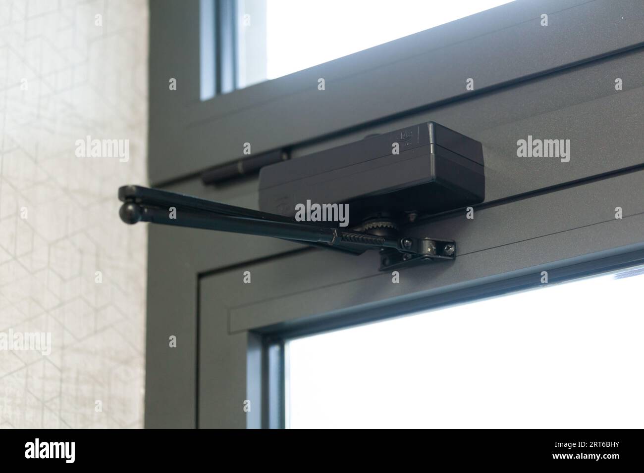 Closing mechanism hi-res stock photography and images - Alamy