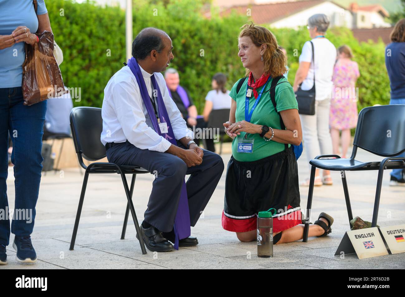 Confessing (church or cathedral) hi-res stock photography and images ...