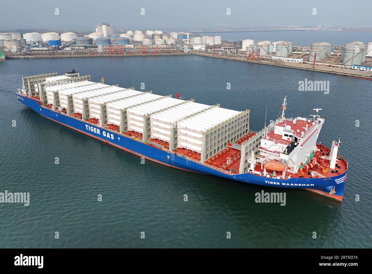 The LNG carrier Tiger Gas loaded with exports from Malaysia sails to ...