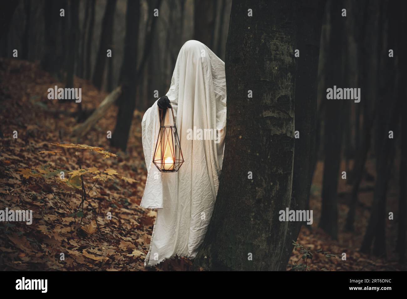 Peeking ghost hi-res stock photography and images - Alamy