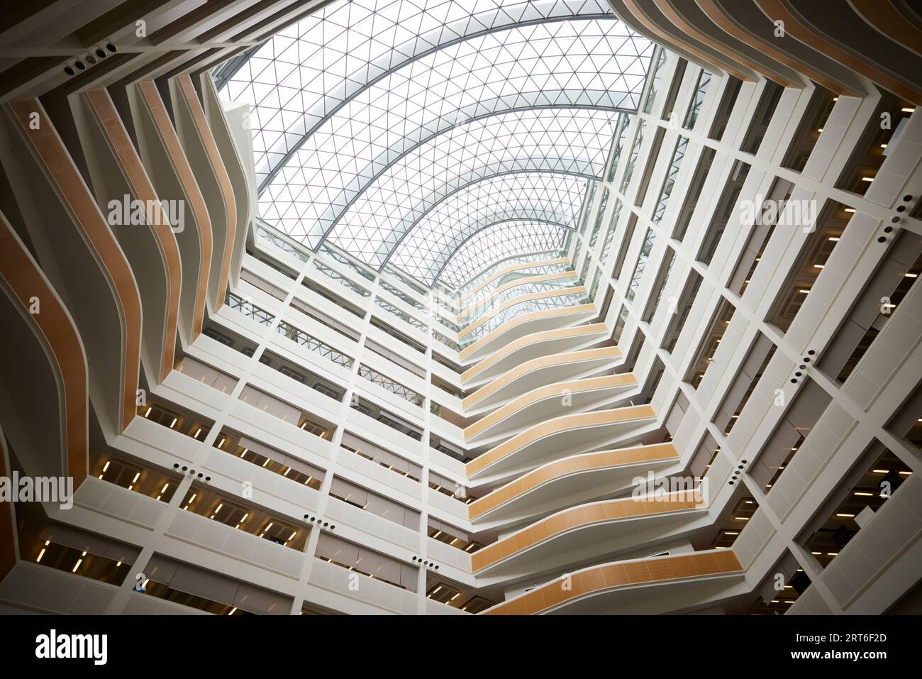 Atrium architecture hi-res stock photography and images - Alamy