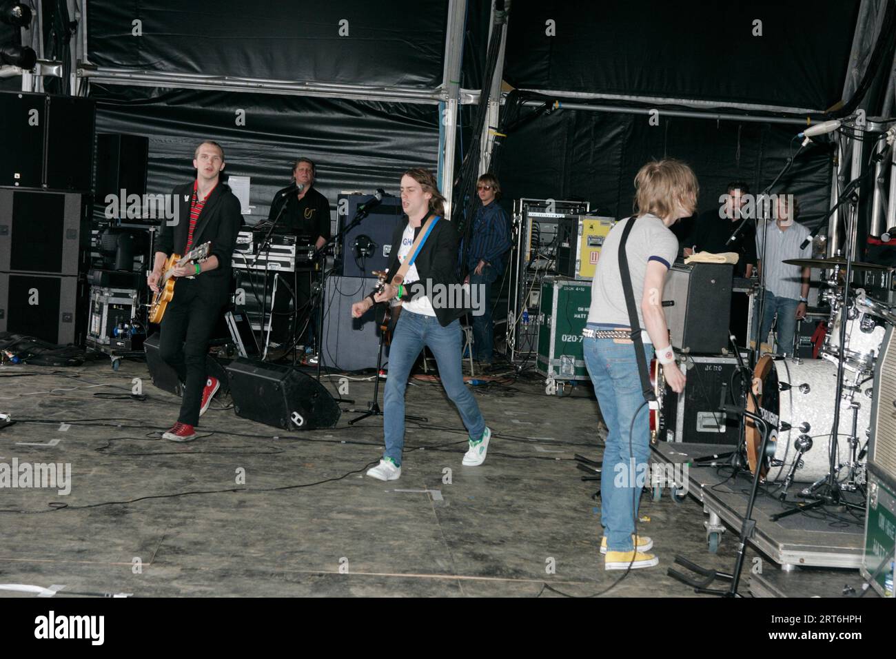 Razorlight performing at Glastonbury Festival in 2004 Stock Photo - Alamy