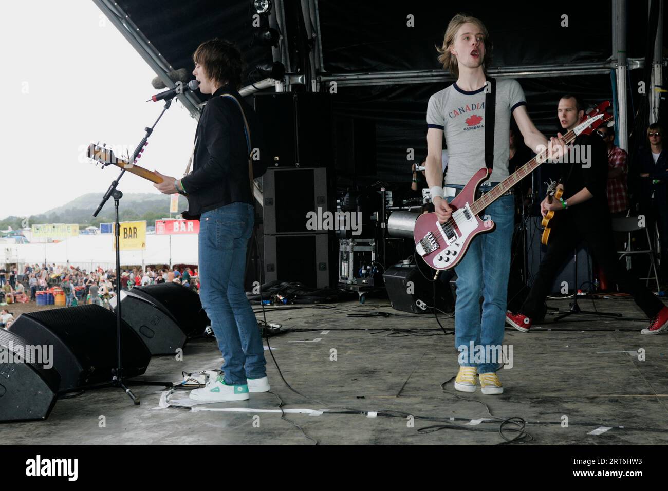 Razorlight performing at Glastonbury Festival in 2004 Stock Photo - Alamy