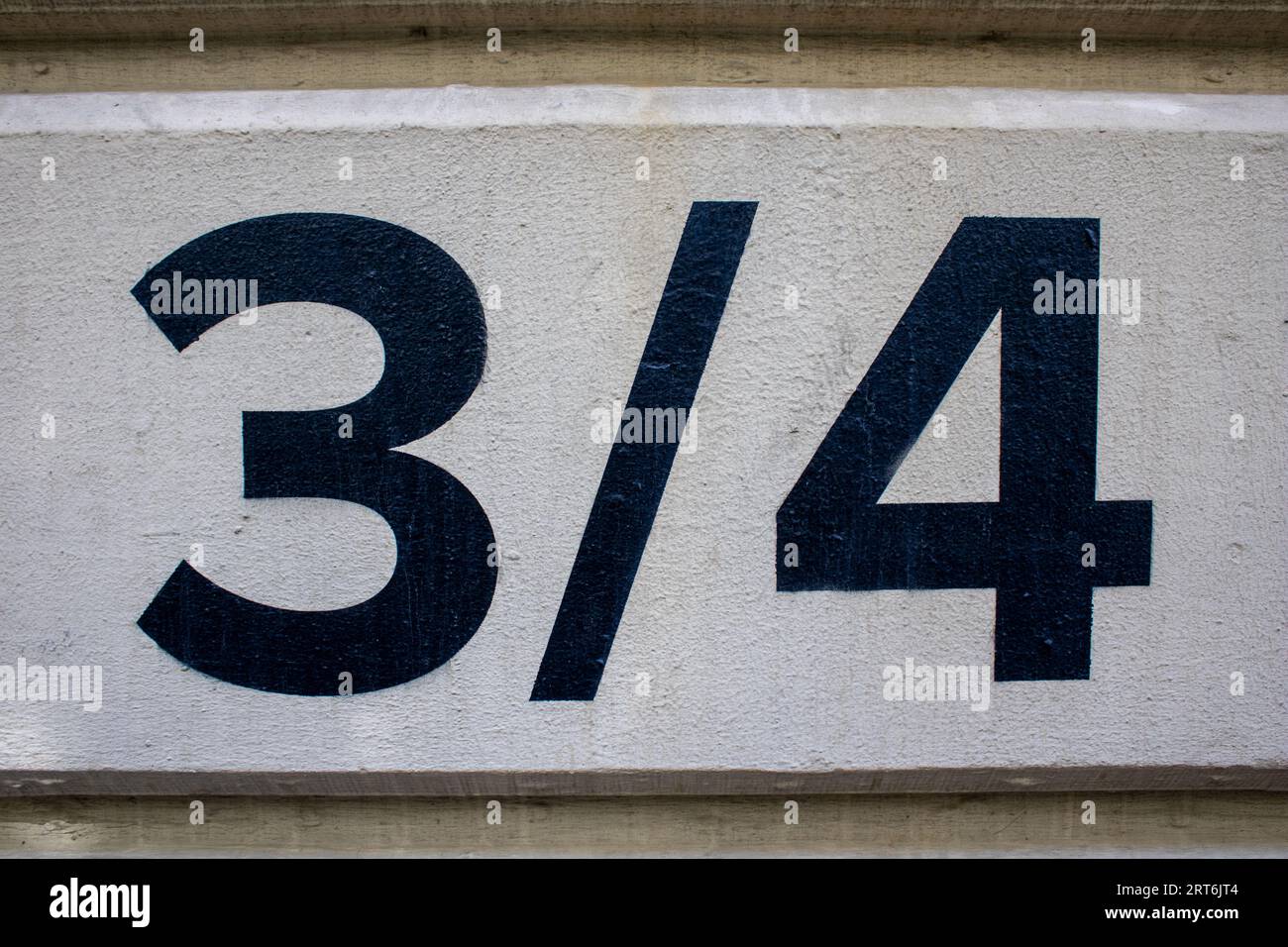 Geometric wall stencil hi-res stock photography and images - Alamy