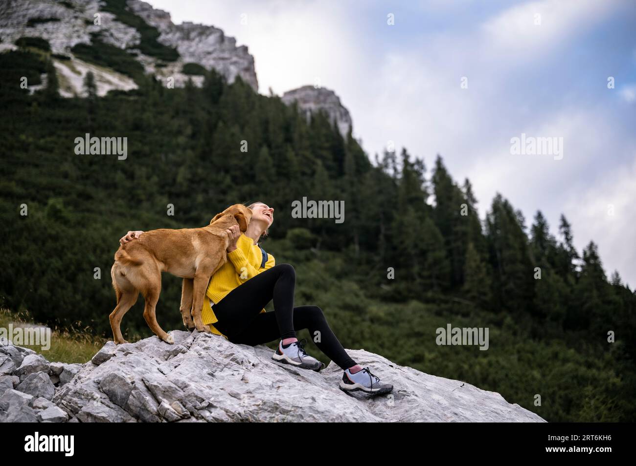 Trustful bond hi-res stock photography and images - Alamy