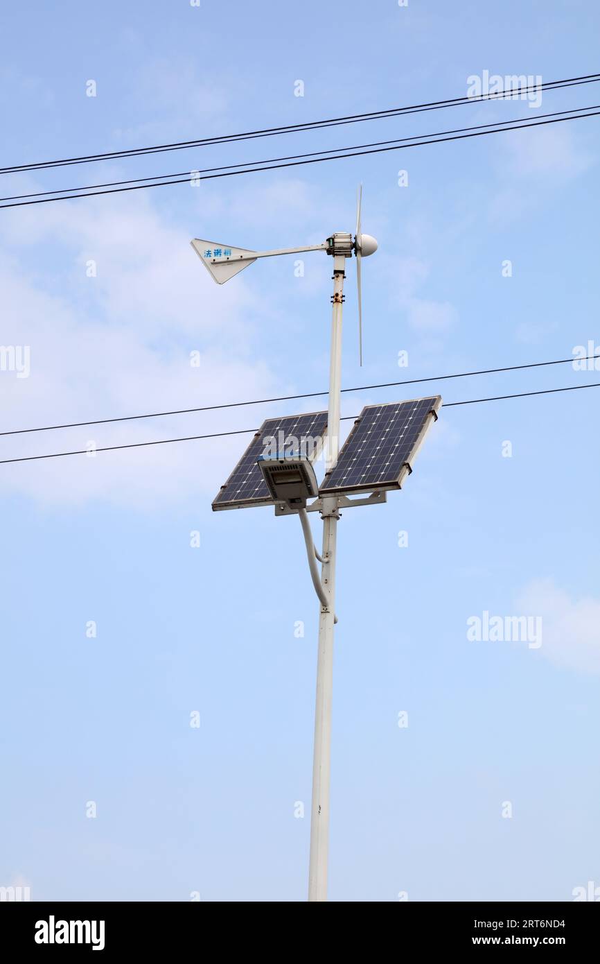 Solar streetlights hi-res stock photography and images - Alamy