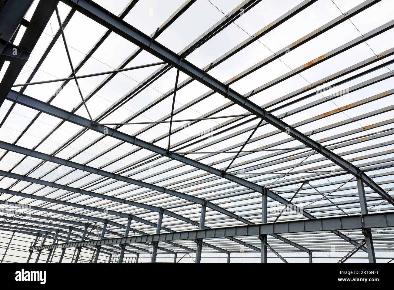 Steel girder truss of factory Stock Photo - Alamy