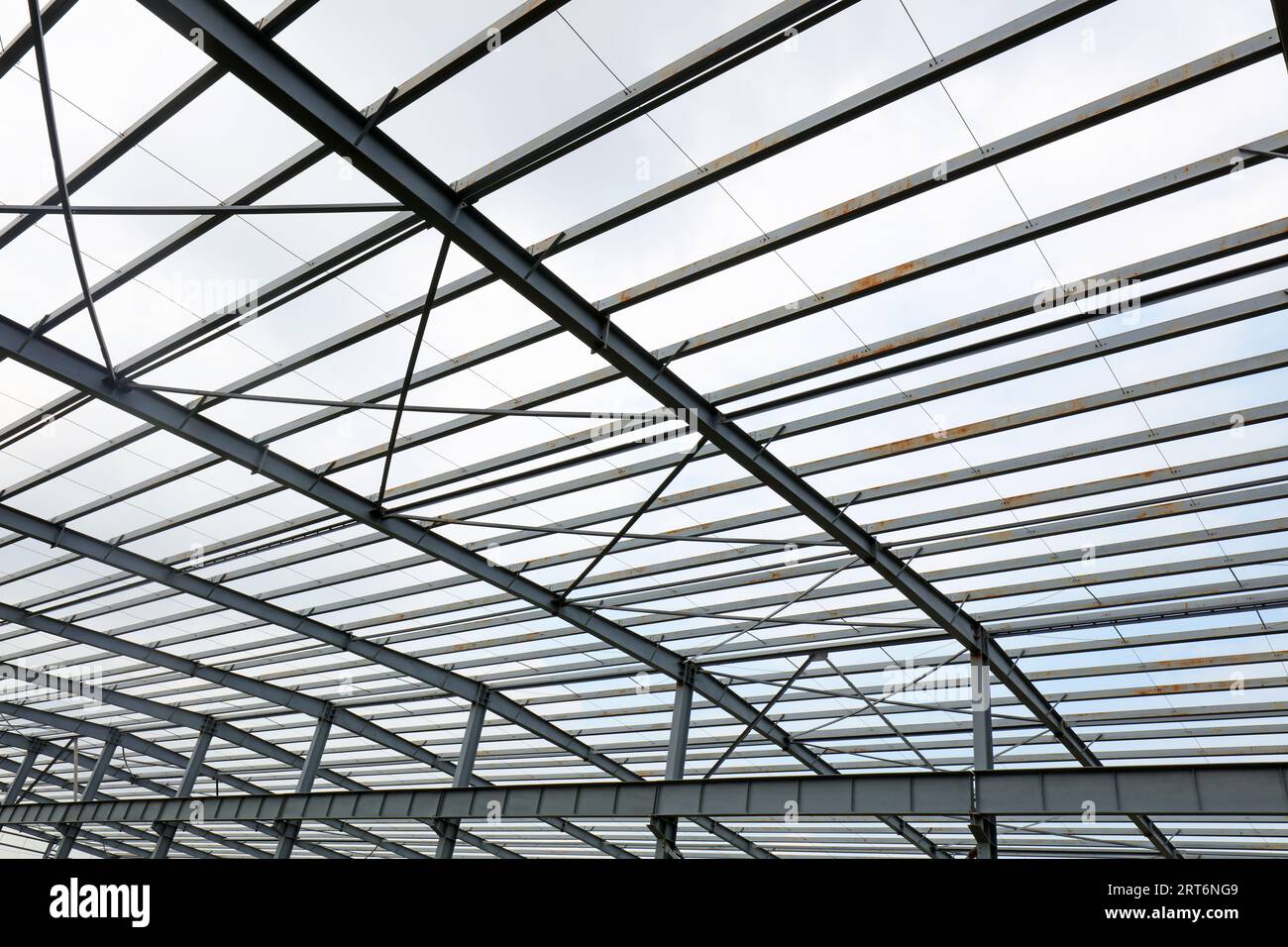 Steel girder truss of factory Stock Photo - Alamy