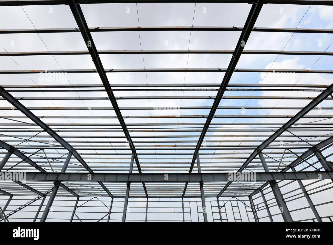 Steel girder truss of factory Stock Photo - Alamy