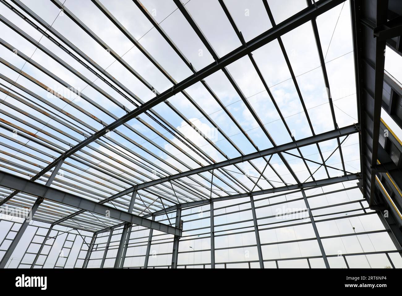 Steel girder truss of factory Stock Photo - Alamy