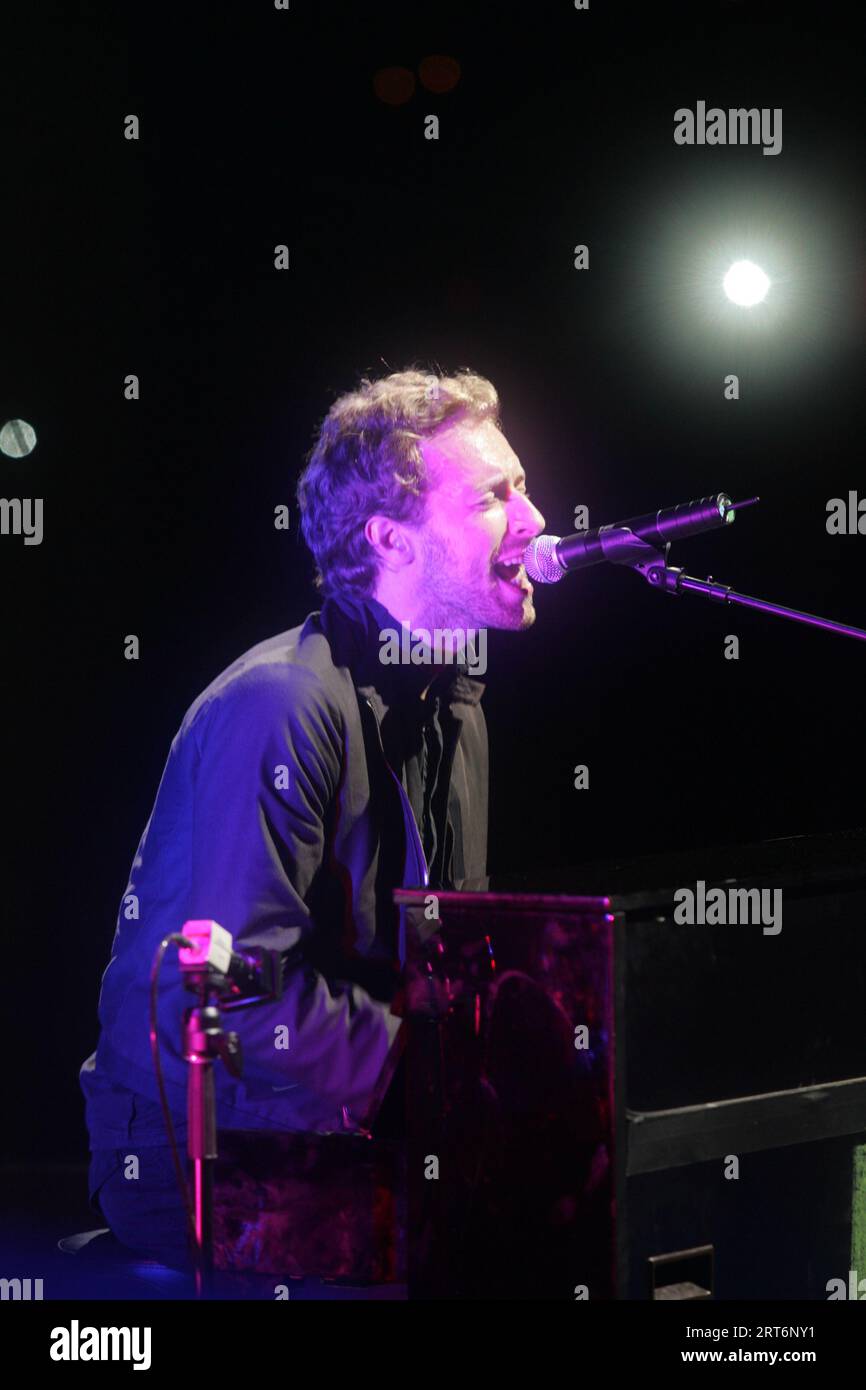 Coldplay 2005 hi-res stock photography and images - Alamy
