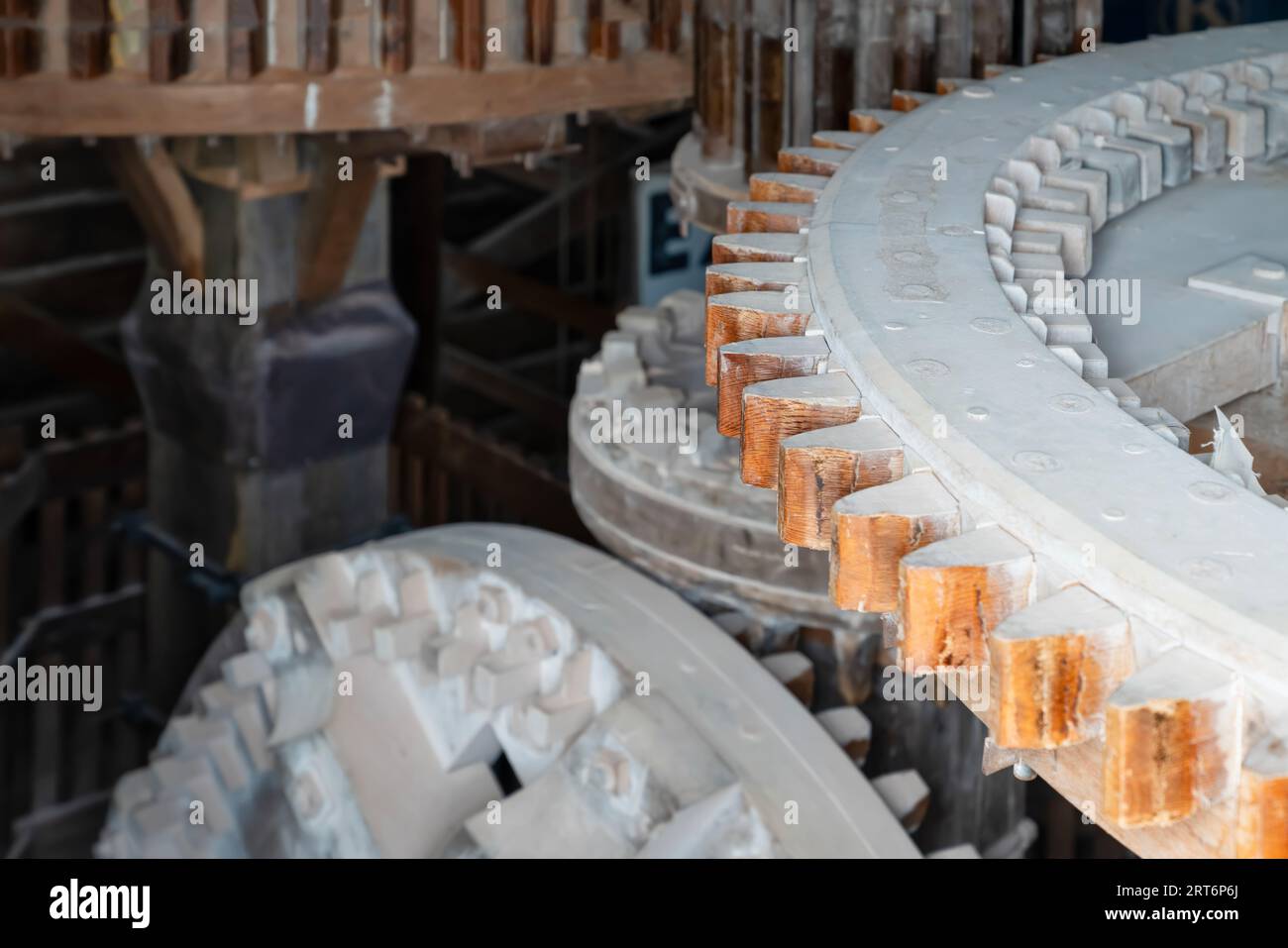 Wooden gears retro vintage windmill. Zaanse Schans, Zaandam, Holland ...