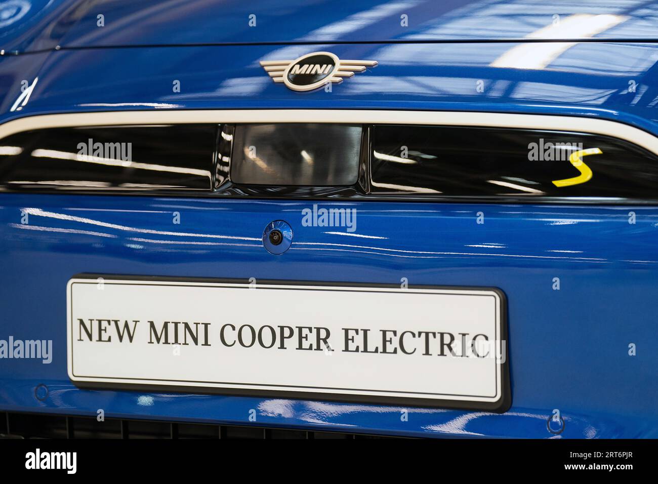 The new Mini Cooper Electric on the production line at the BMW Mini ...