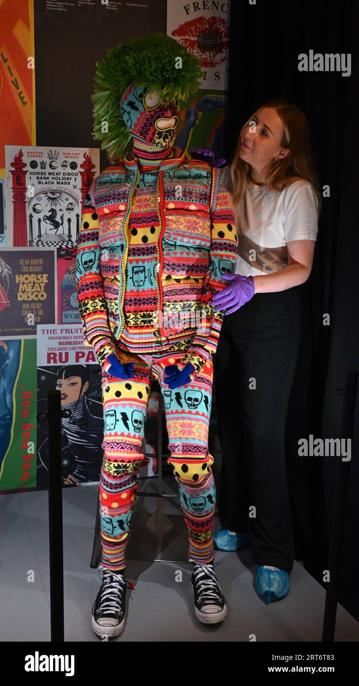 Highlights include the swan dress controversially worn by Björk at the ...