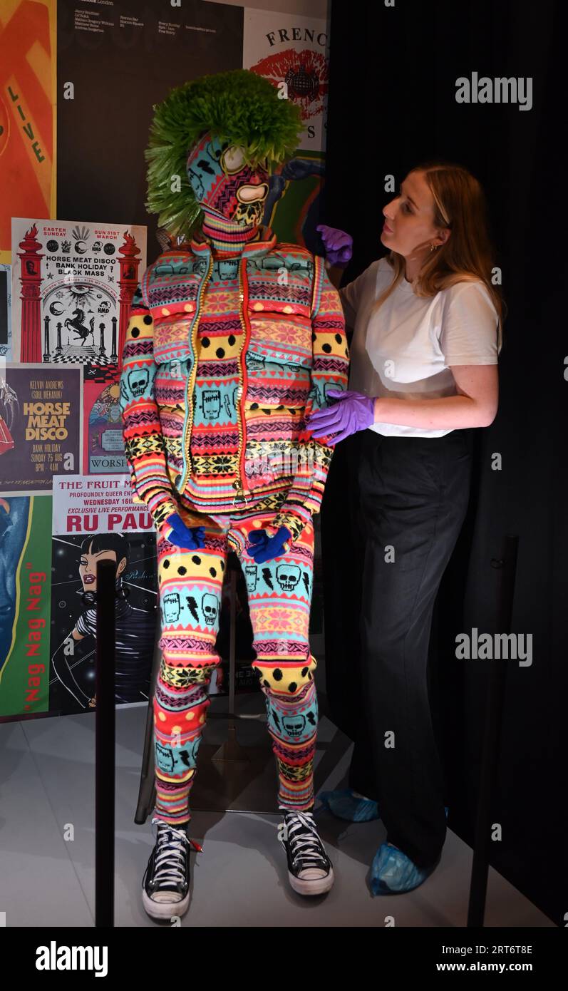 Highlights include the swan dress controversially worn by Björk at the ...