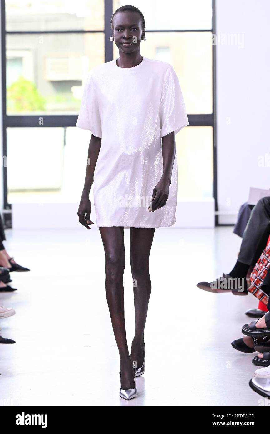 Alek Wek Victorias Secret Runway