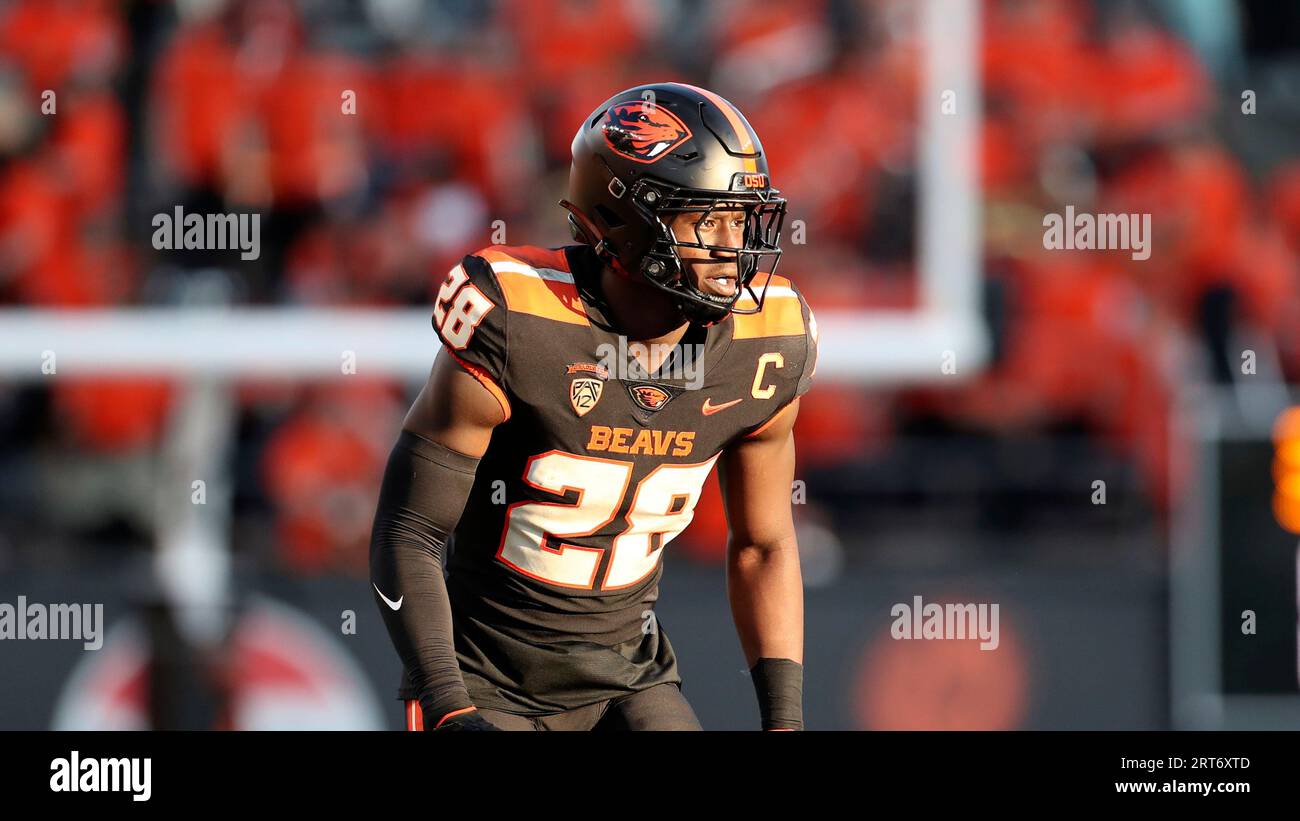 Oregon State defensive back Kitan Oladapo (28) plays during the first ...