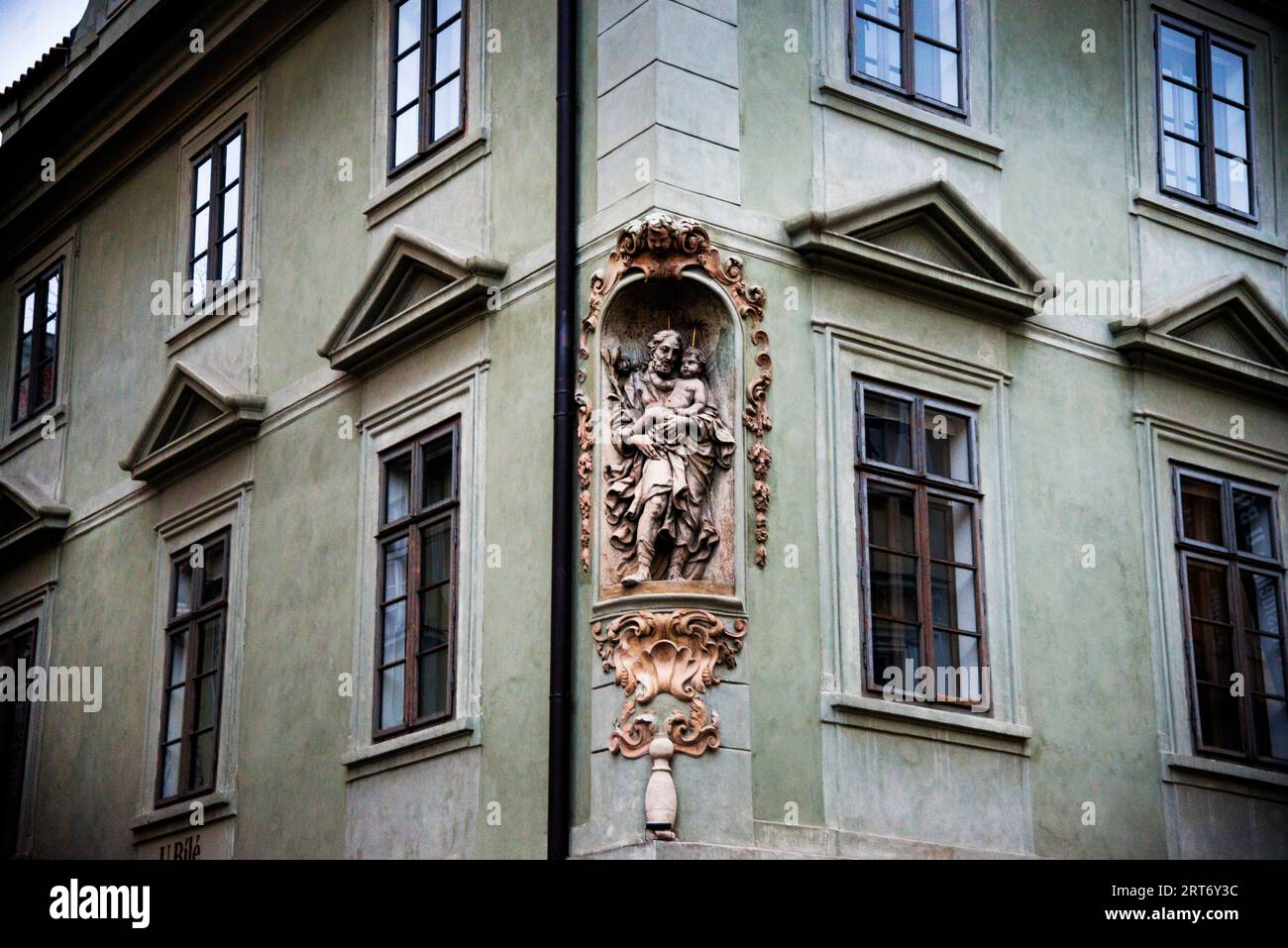Child jesus of prague statue hi-res stock photography and images - Alamy