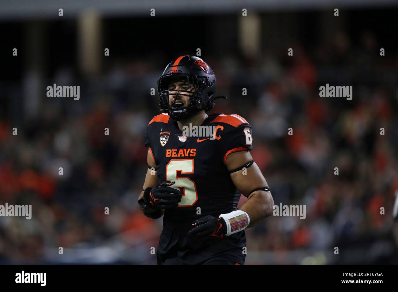 Oregon State linebacker John McCartan (6) plays during the second half ...