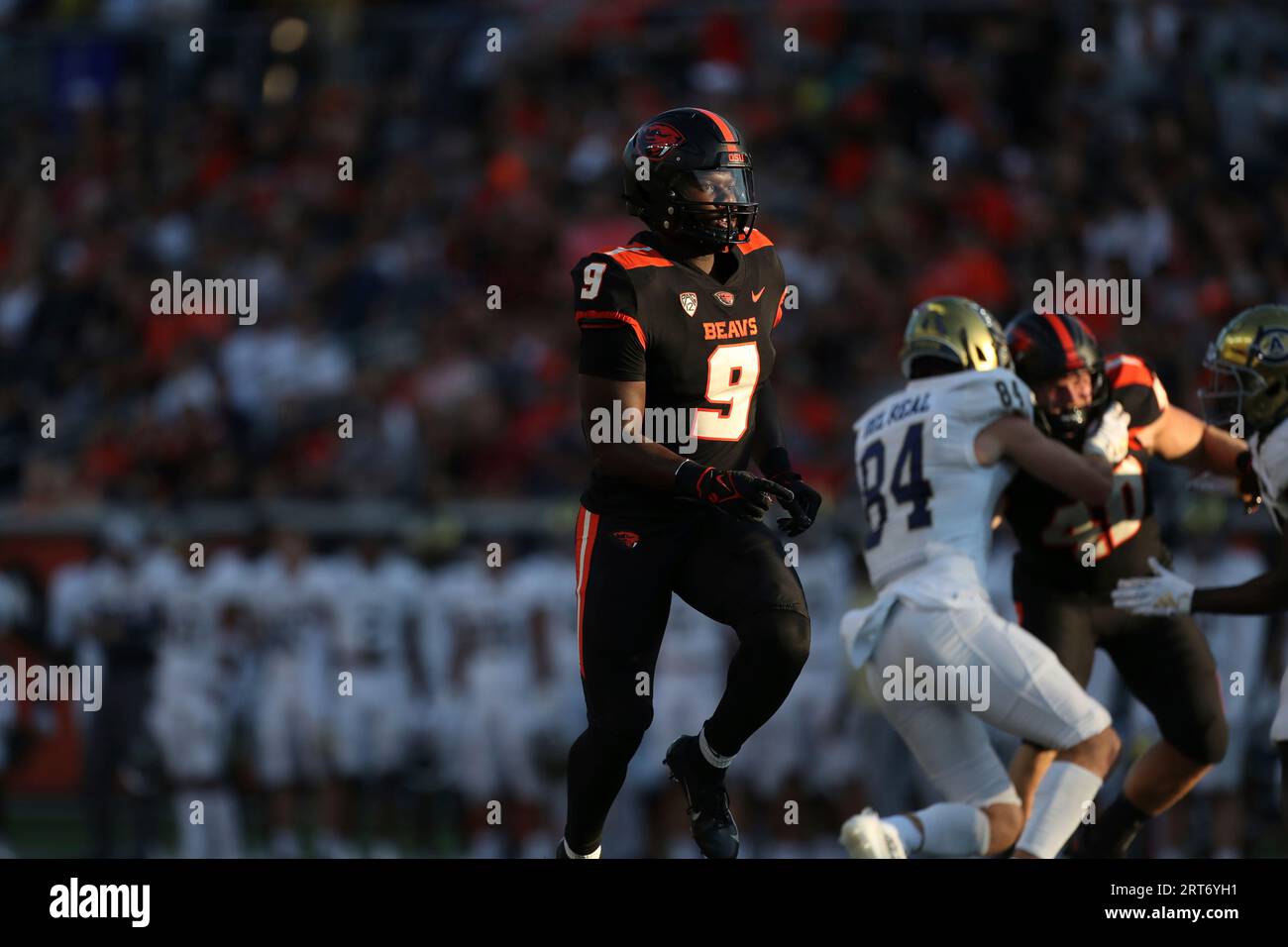 Oregon State running back Isaiah Newell (9) plays during the first half ...