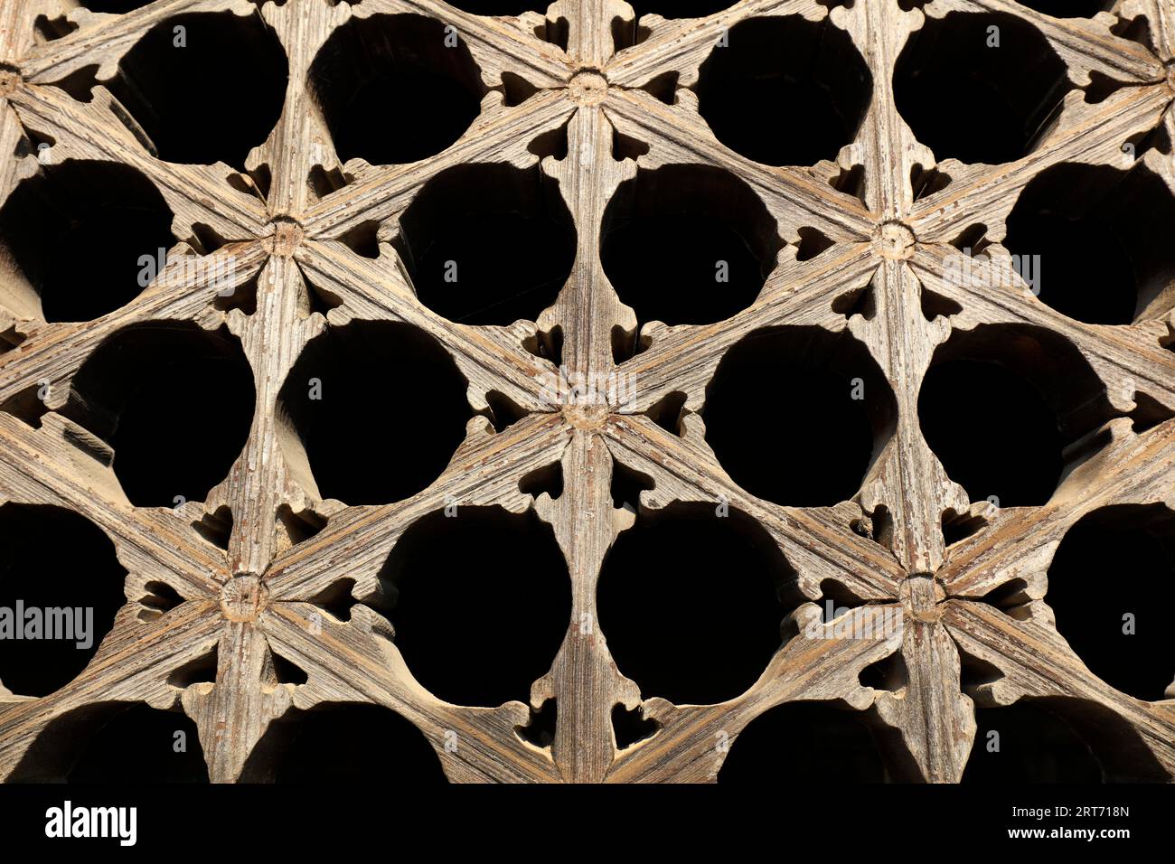 Chinese traditional wood-based carved window lattice Stock Photo - Alamy