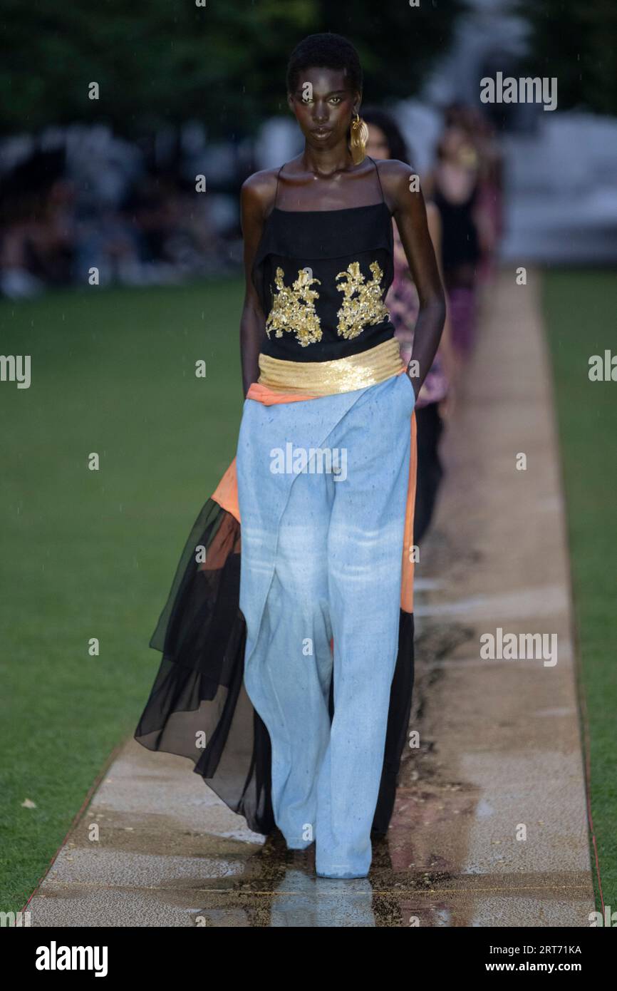 New York, USA. 08th Sep, 2023. Model Awet Aleu walks on the runway at ...
