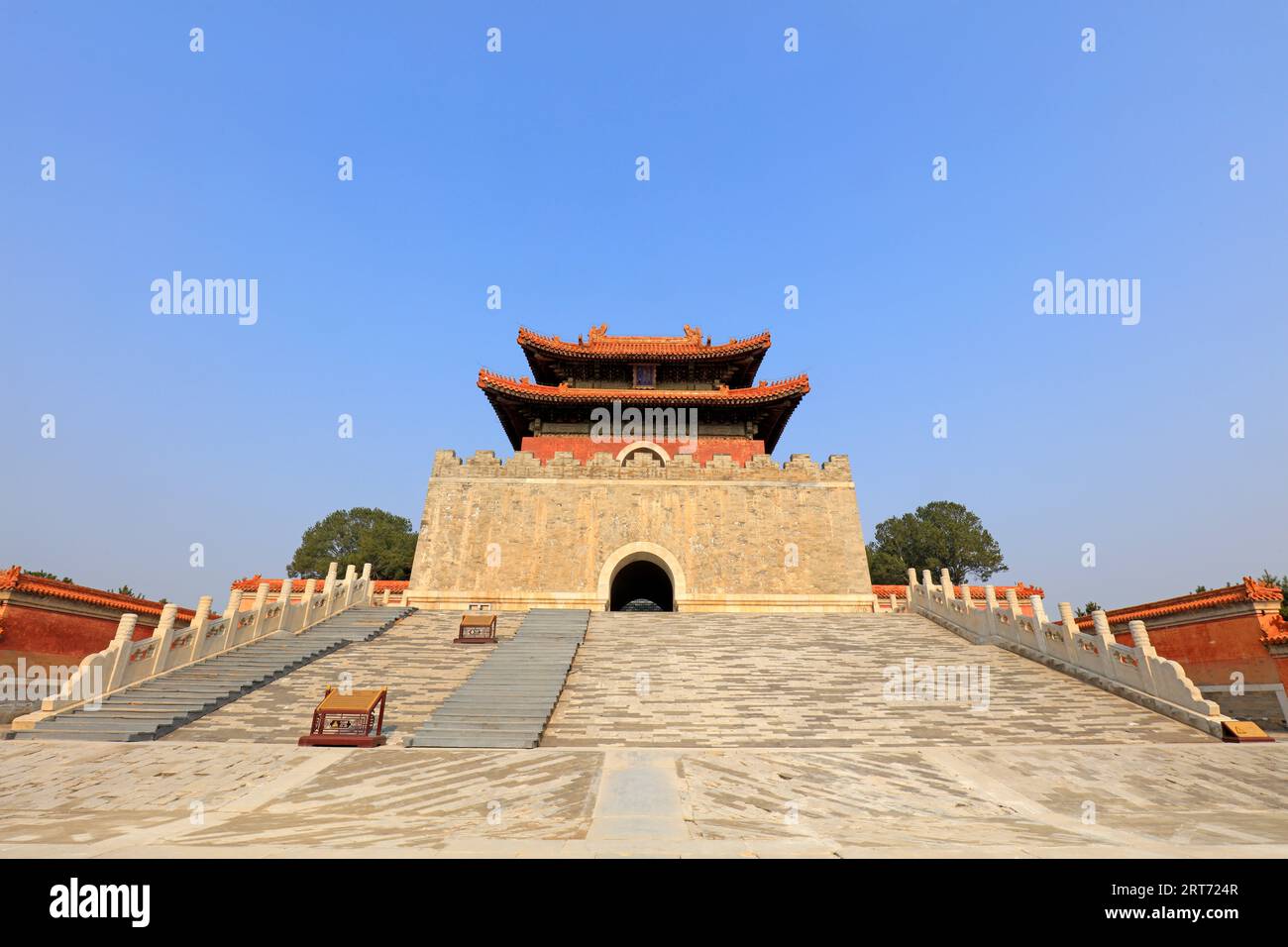 Ancient Chinese architectural scenery Stock Photo - Alamy